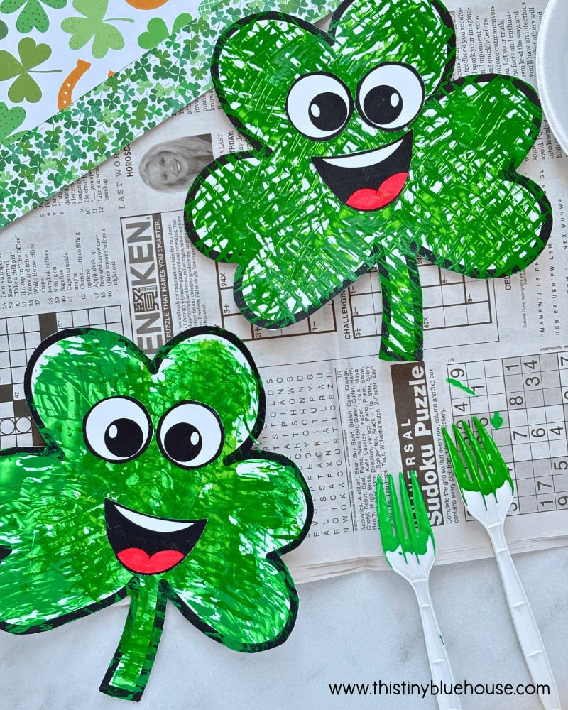 Fork Painted Shamrock Craft - This Tiny Blue House