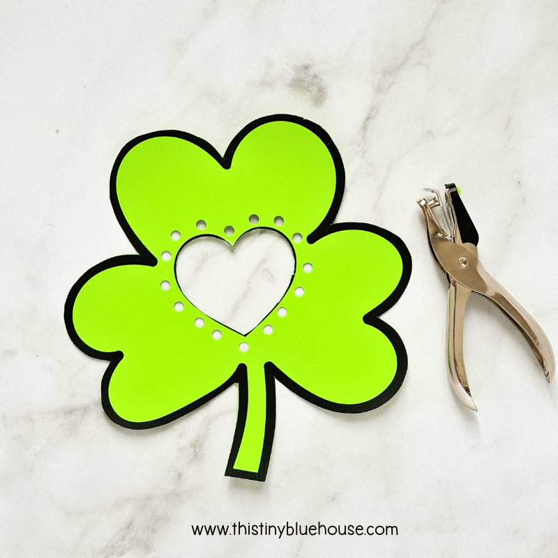 Shamrock Lacing Craft - This Tiny Blue House